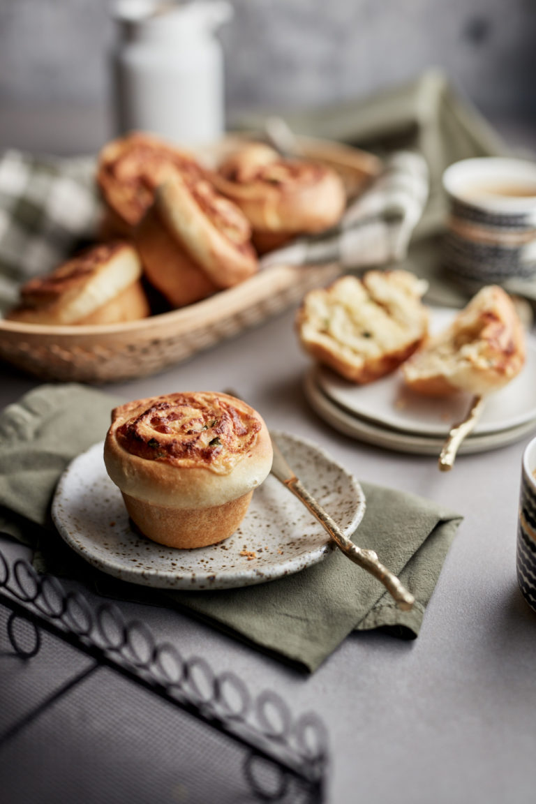 Spring Onion & Gruyere Buns « Iron Chef Shellie