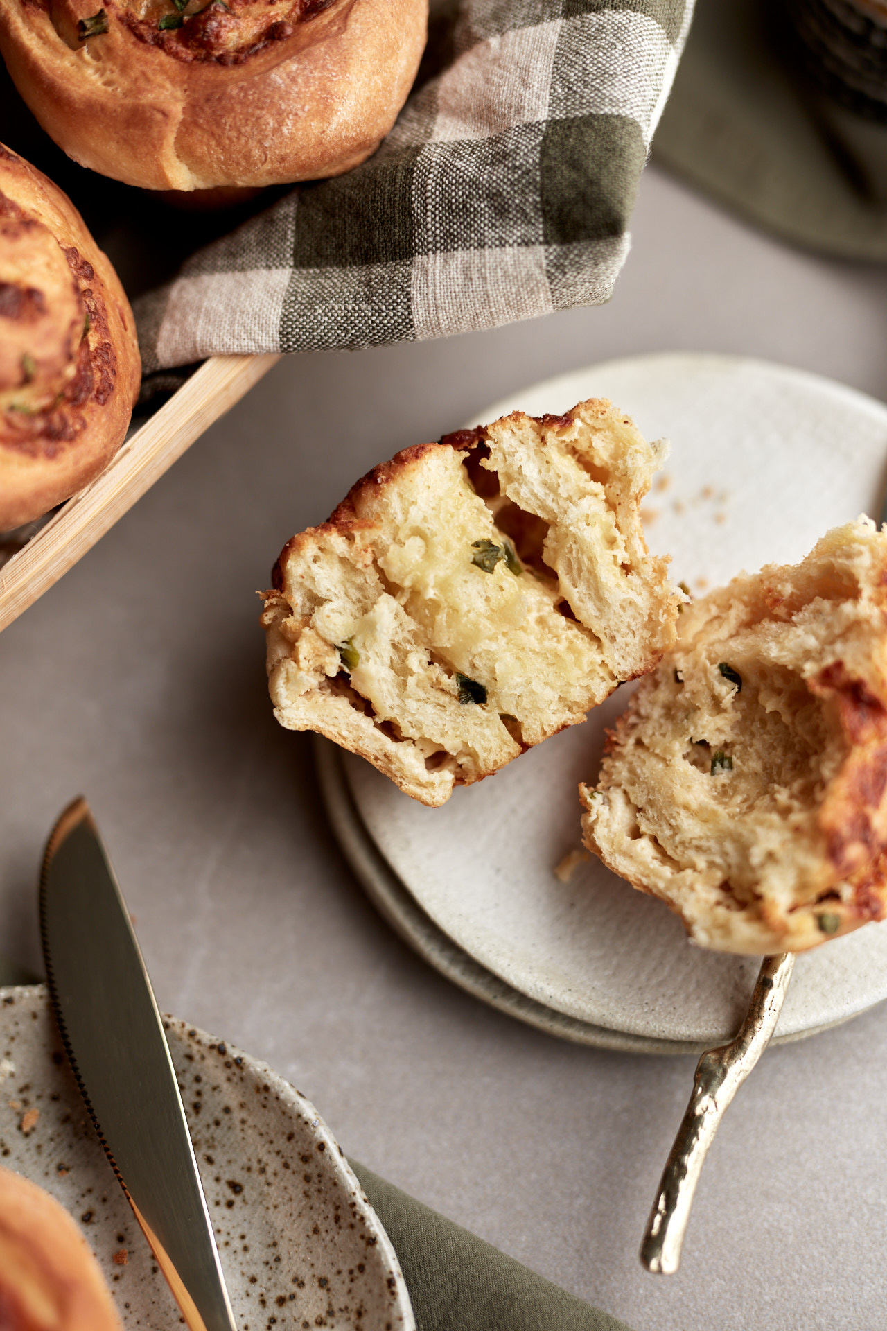 Spring Onion & Gruyere Buns « Iron Chef Shellie