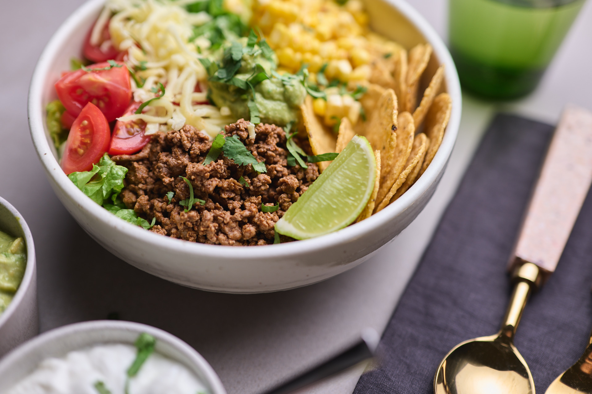Beef Nachos Bowl with a Quick Guacamole « Iron Chef Shellie