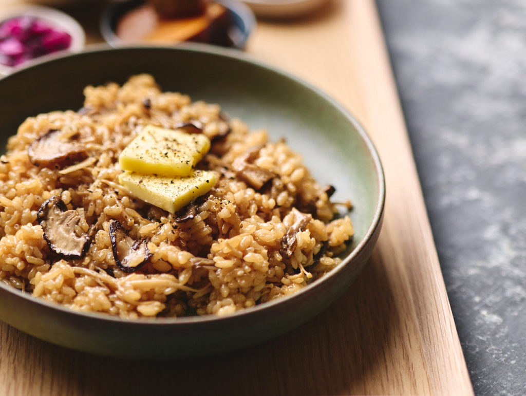 Kinoko Takikomi Gohan (Mixed Mushroom Rice Bowl) « Iron Chef Shellie